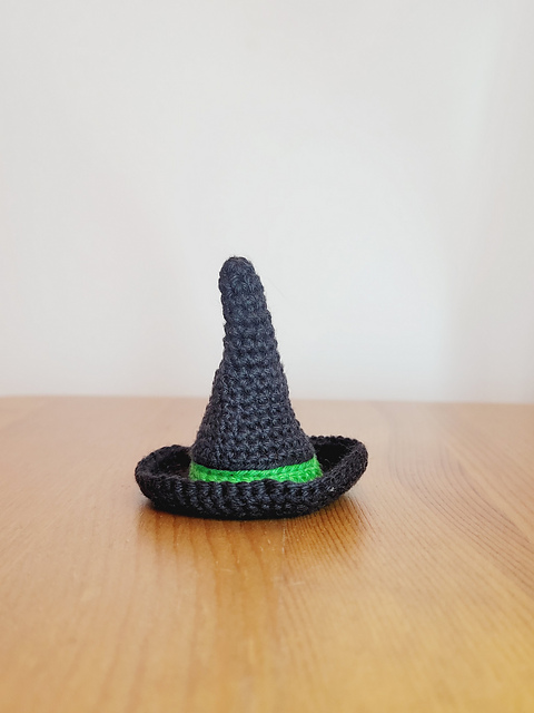 Ravelry: Mini Witch Hat pattern by Cutie Creations DE
