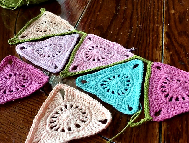 Ravelry: CJAYG for Triangles (Video) pattern by Rachele Carmona