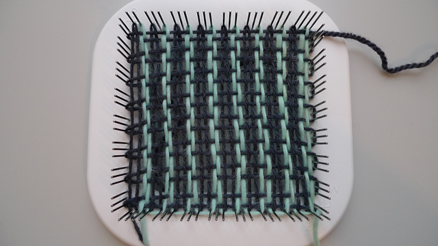 Ravelry: D2B's Zoom Loom Houndstooth Pattern - Photo Tutorial