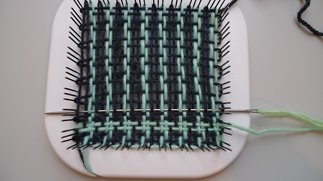 Ravelry: D2B's Zoom Loom Houndstooth Pattern - Photo Tutorial