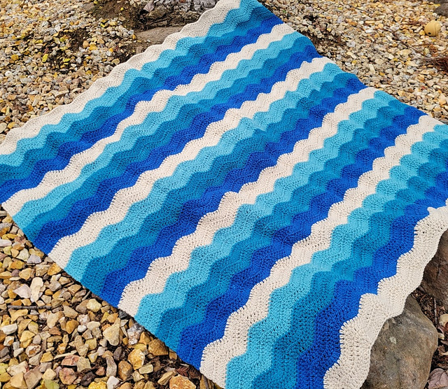 Ravelry: Ocean Waves Blanket pattern by Lynne Samaan