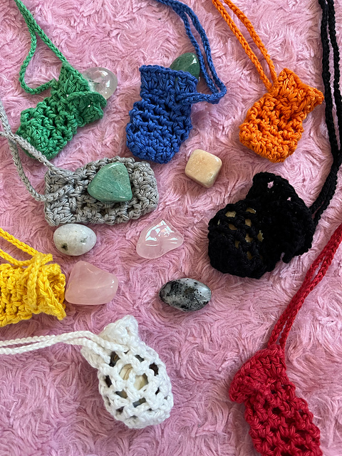 Ravelry: Pendant Drawstring Bag Necklace pattern by DD Wilder