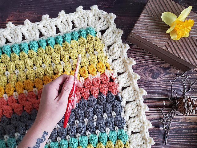 Ravelry: Thriae pattern by Dark N Twistyhousewife (DNTH)