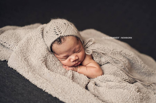 Ravelry: Willow Bonnet pattern by Courtney McCoy