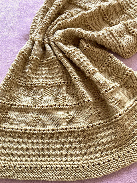 Ravelry: Livie Baby Blanket pattern by Daisy Gray Knits
