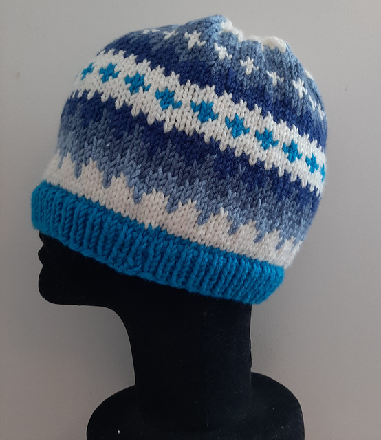 Ravelry: Bernie's Winter Blues Toque pattern by Tracy Phoenix Wildfyre