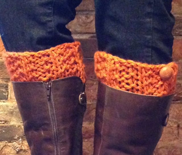 Ravelry: Country Hike Boot Toppers pattern by Therese Chynoweth