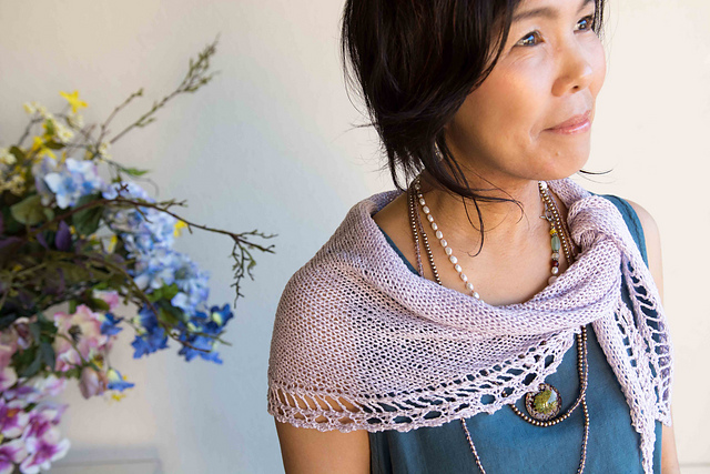 Ravelry: Demure pattern by Yumiko Alexander