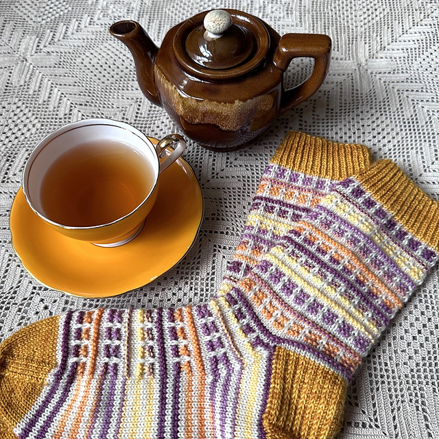 Ravelry: Corn Maze Socks pattern by Dana Rae Makes