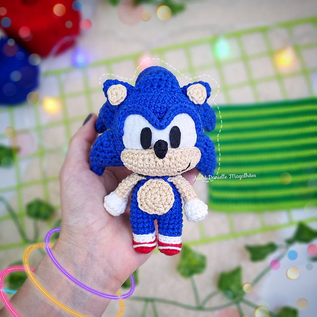 Ravelry: Sonic, the hedgehog pattern by Danielle Magalhães
