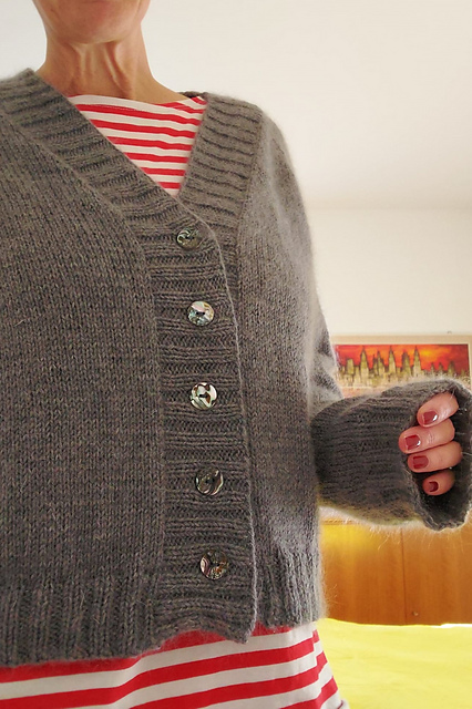 Ravelry: Pilsen Cardigan pattern by Daniela Mühlbauer