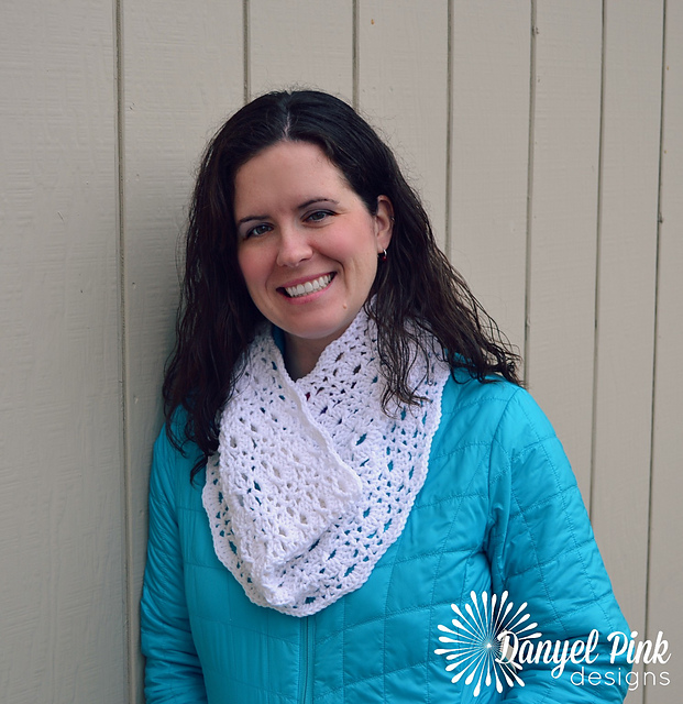 Ravelry: Rebecca Cowl pattern by Danyel Pink