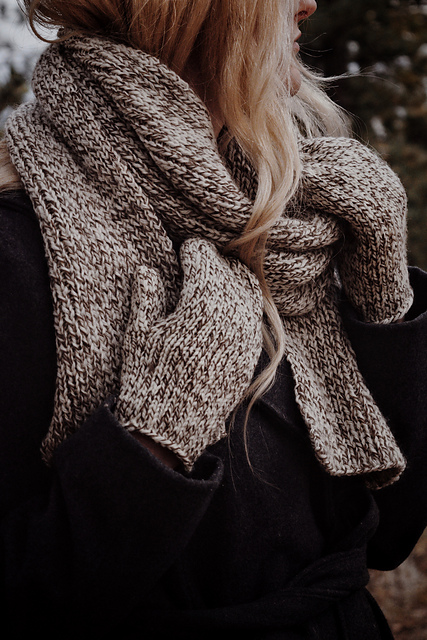 Ravelry: The Nora Mittens pattern by Darling Jadore