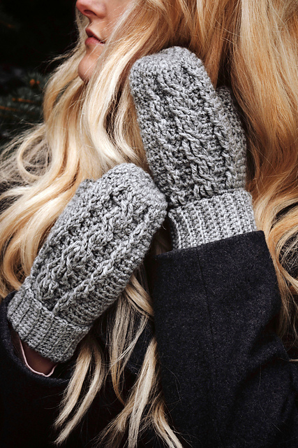 Ravelry: The Driftwood Mittens pattern by Darling Jadore