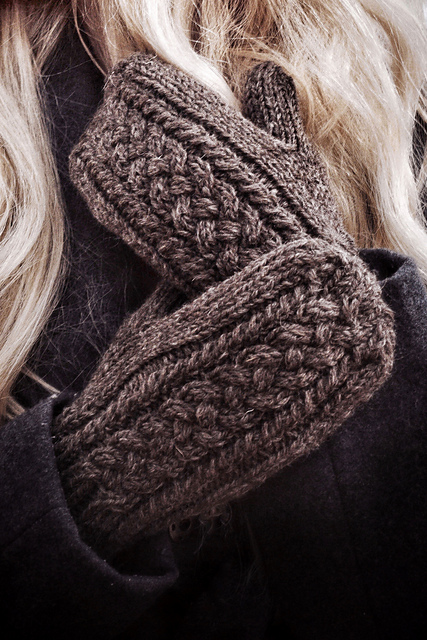 Ravelry: The Grove Mittens pattern by Darling Jadore