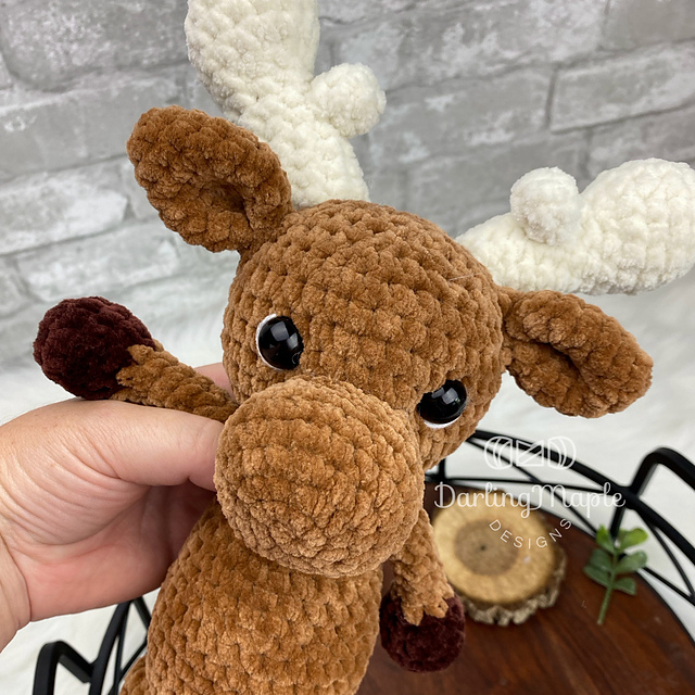 Ravelry: Flip Flop Moose pattern by Darling Maple Designs