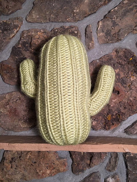 Ravelry: Cactus Pillow pattern by Dayna Scoles