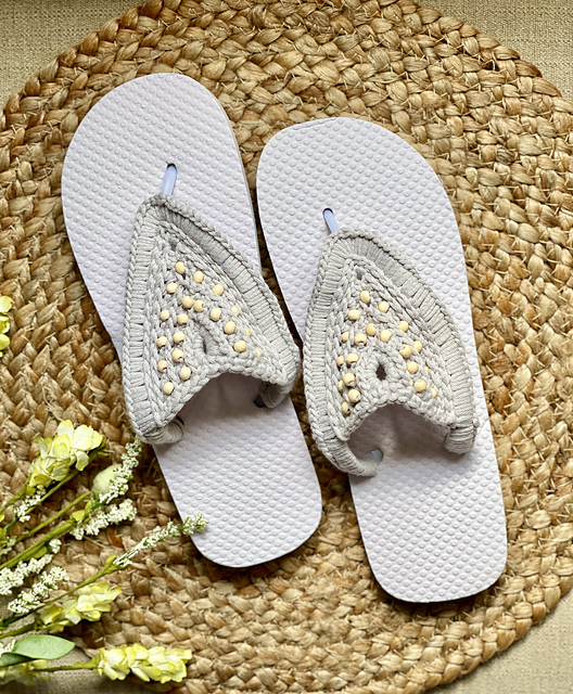 Ravelry: Sadie Sandals pattern by Dana Hogan