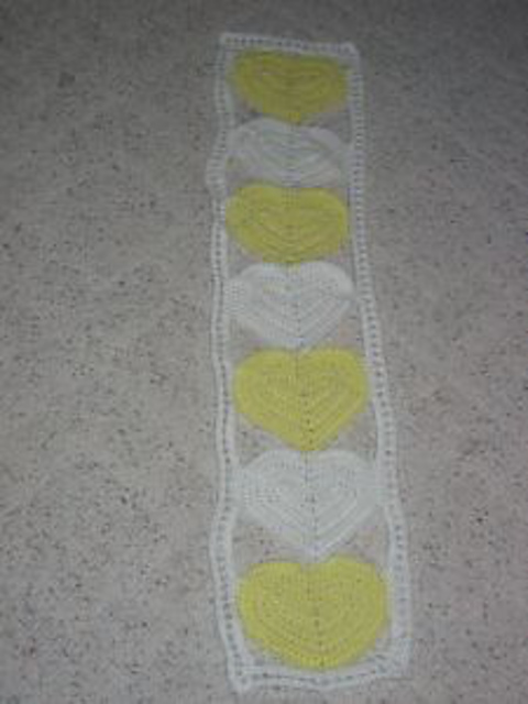 Ravelry: Heart Table Runner pattern by Donna Collinsworth