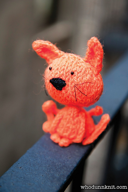 Ravelry: Scram the Alley Cat pattern by Whodunnknit
