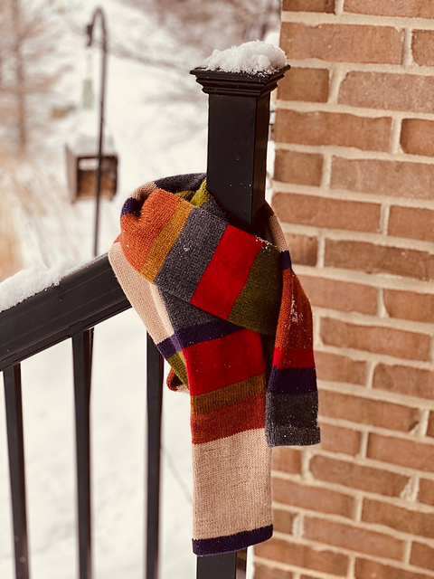 Ravelry: Simple Scarf pattern by Dean and Bean's Sock Machines