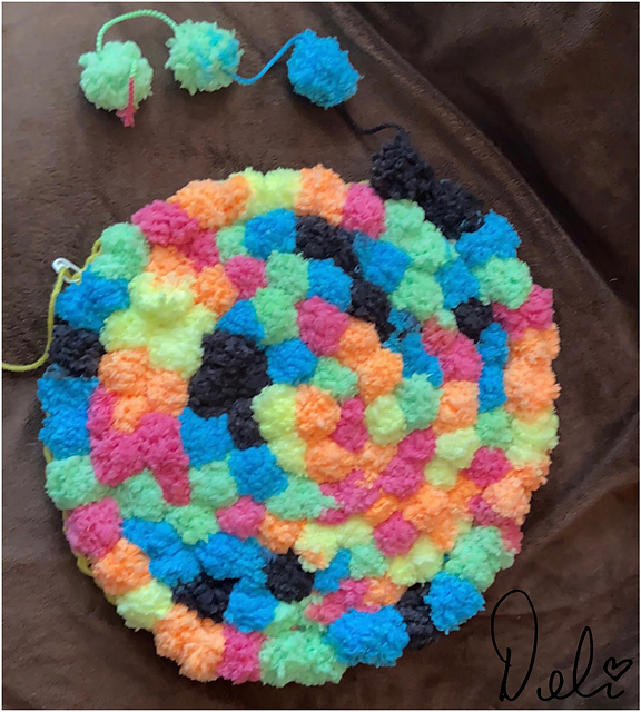 Ravelry: Pomp-A-Doodle Puff Rug pattern by Debi Dearest
