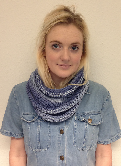 Ravelry: Delphi Cowl pattern by Debbie Bliss