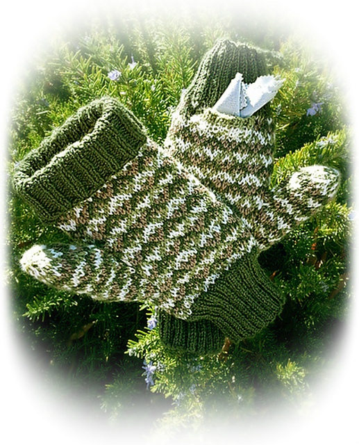 Ravelry: Tessellating Diamonds Mystery Mitts pattern by Deborah Tomasello
