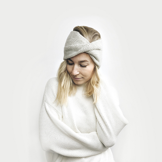 Ravelry: The Roseaux pattern by DeBrosse