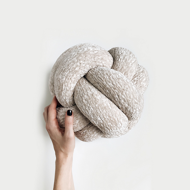 Ravelry: The Mare (knit) pattern by DeBrosse