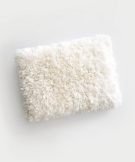 Ravelry: The Flou Shag Pillow pattern by DeBrosse