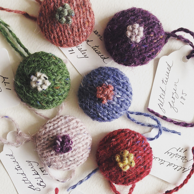 Ravelry: Tiny Flower Buttons pattern by Dee Hardwicke