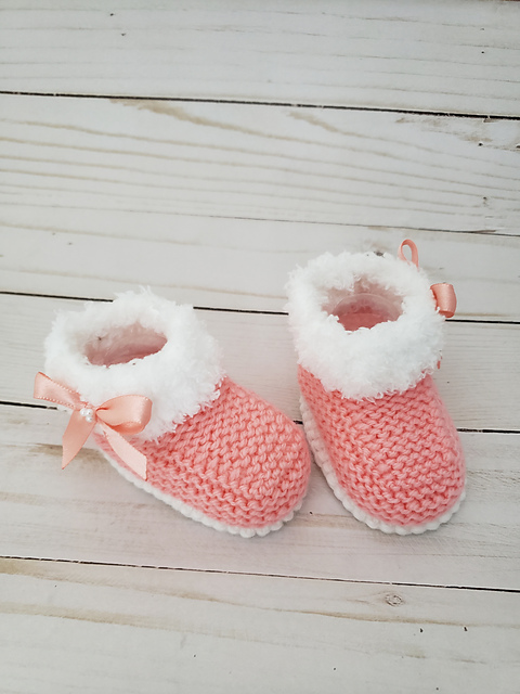 Ravelry: DelgadoMaritza's Baby girl booties with fur