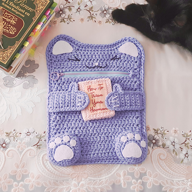 Ravelry: Cat Book Sleeve pattern by Delilah Crochet