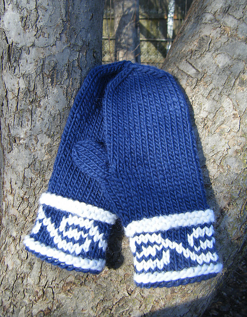 Ravelry: Polar Vortex Mittens pattern by Denise Balvanz