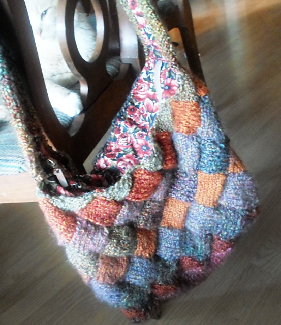 Ravelry: Prismatic Entrelac Purse pattern by Destany Fenton