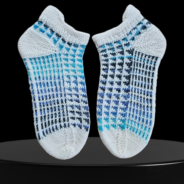 Ravelry: Triangle Socks pattern by Stefanie Krügel