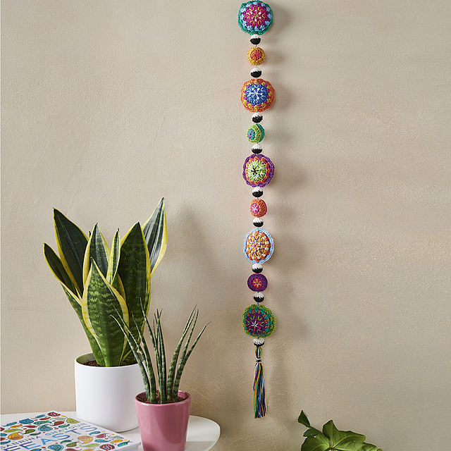 Ravelry: Bright Garland pattern by Emma Leith