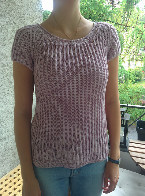 Ravelry: Raglan-Top pattern by Initiative Handarbeit