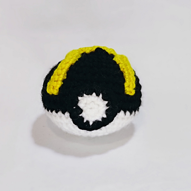 Ravelry: Ultra Ball pattern by Emma Briney