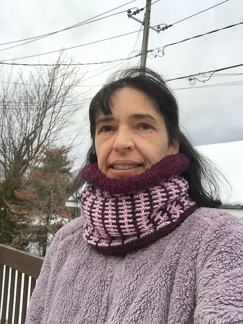 Ravelry: LILOO double layered cowl pattern by Les Tricots de Dilia