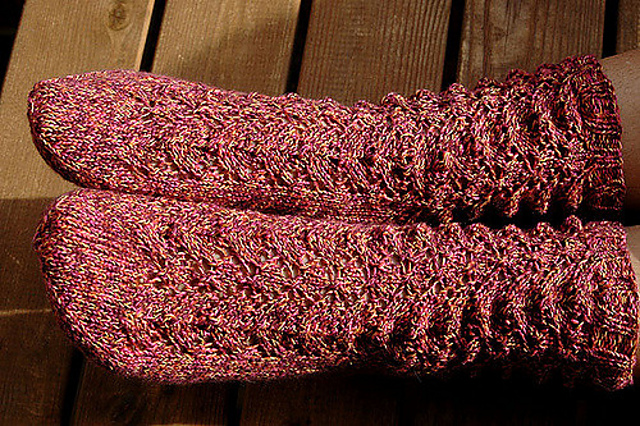 Ravelry: Alpha Serpentis pattern by Sandra Schwabe