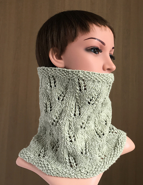 Ravelry: Wheat Fields Aran Cowl pattern by LJM Designs
