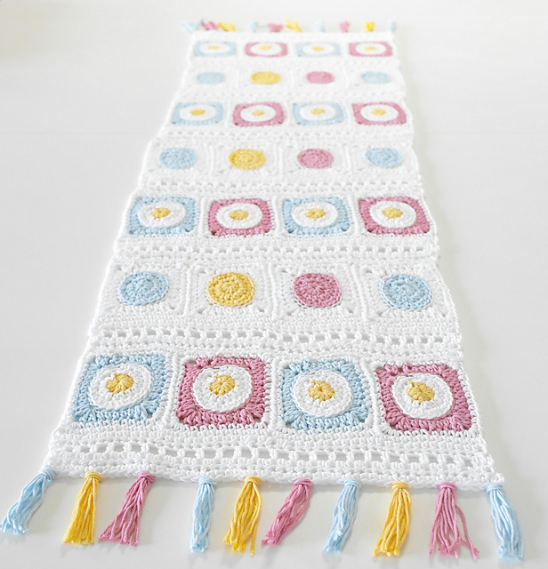 Ravelry: Easter table runner pattern by Erika Elfsberg