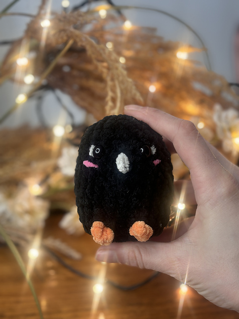 Ravelry: Chubby Mini Crow pattern by Donna Loops