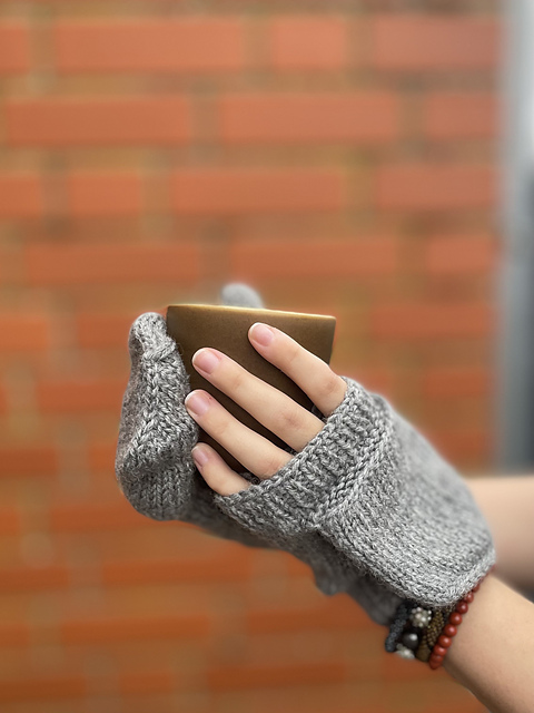 Ravelry: Katla Flip-top Mittens pattern by Dottir Knits