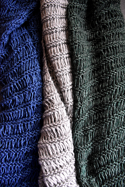 Ravelry: Drop Stitch Cowl pattern by Dragonfly Yarn Designs