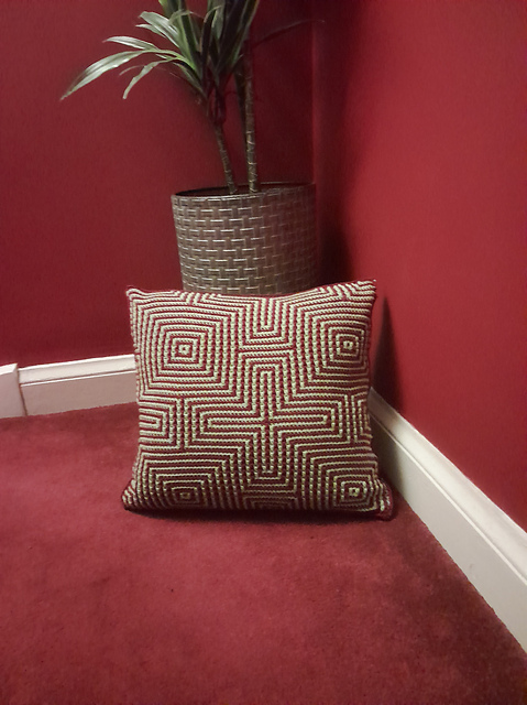 Ravelry: Diamond Square Cushion pattern by Dragons Flight