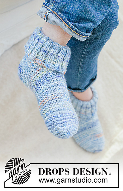 Ravelry: 260-51 Ocean Light Slippers pattern by DROPS design