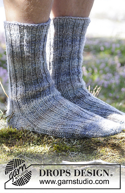 Ravelry: 0-1162 River Socks pattern by DROPS design
